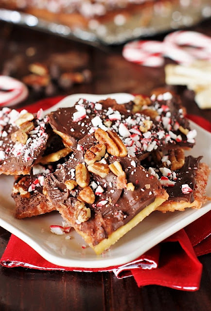 Peppermint Saltine Cracker Toffee {aka ~ Peppermint Christmas Crack ...