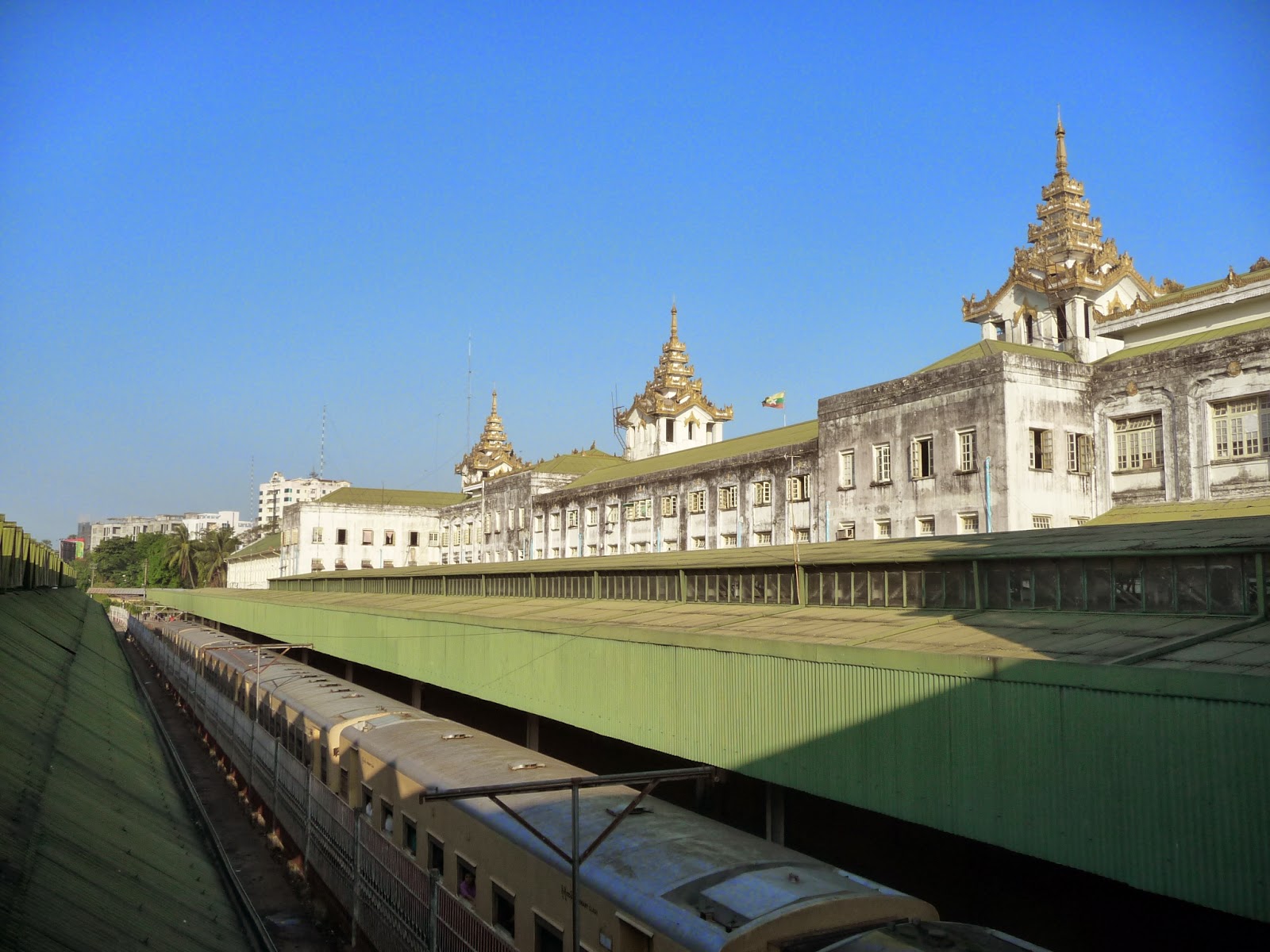 LouLou the Travel Bug: Warmly Welcome to YANGON, MYANMAR