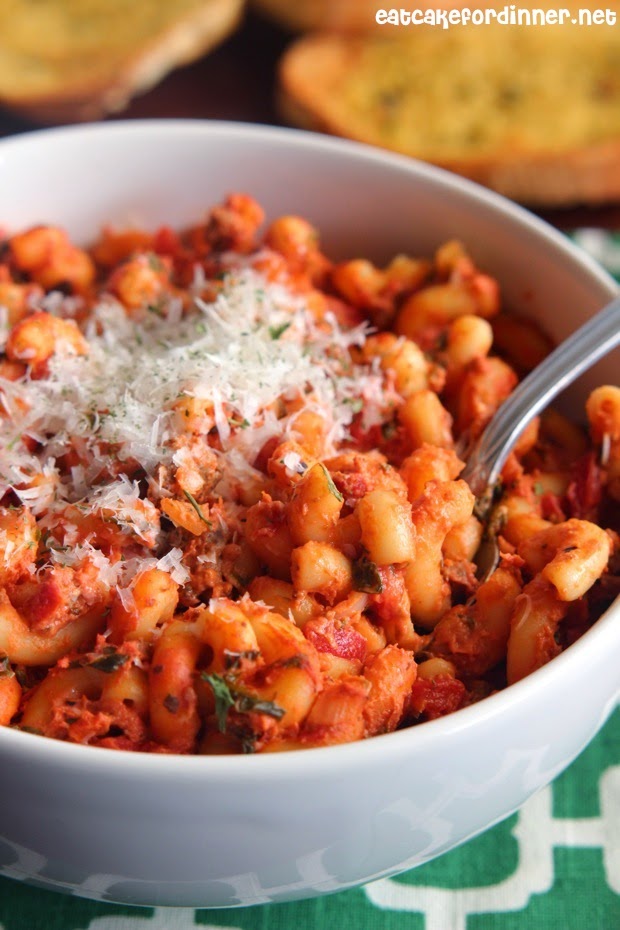 Eat Cake For Dinner: Creamy Roasted Red Pepper Macaroni