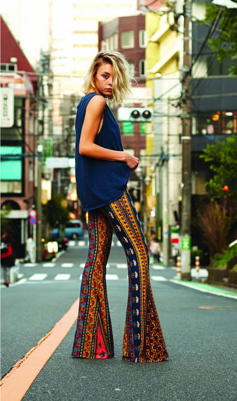 Japa Estranha: Calça Flare