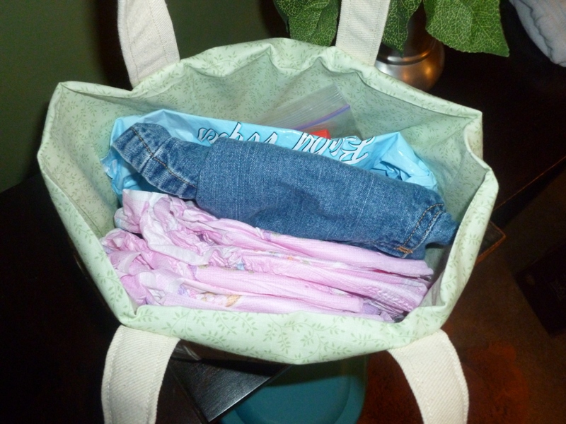 Plum Crazy: Sewing Project: BHG's Simple Six-Pocket Bag