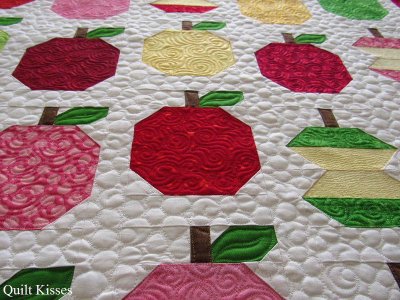 Quilt Kisses: Apple Quilt