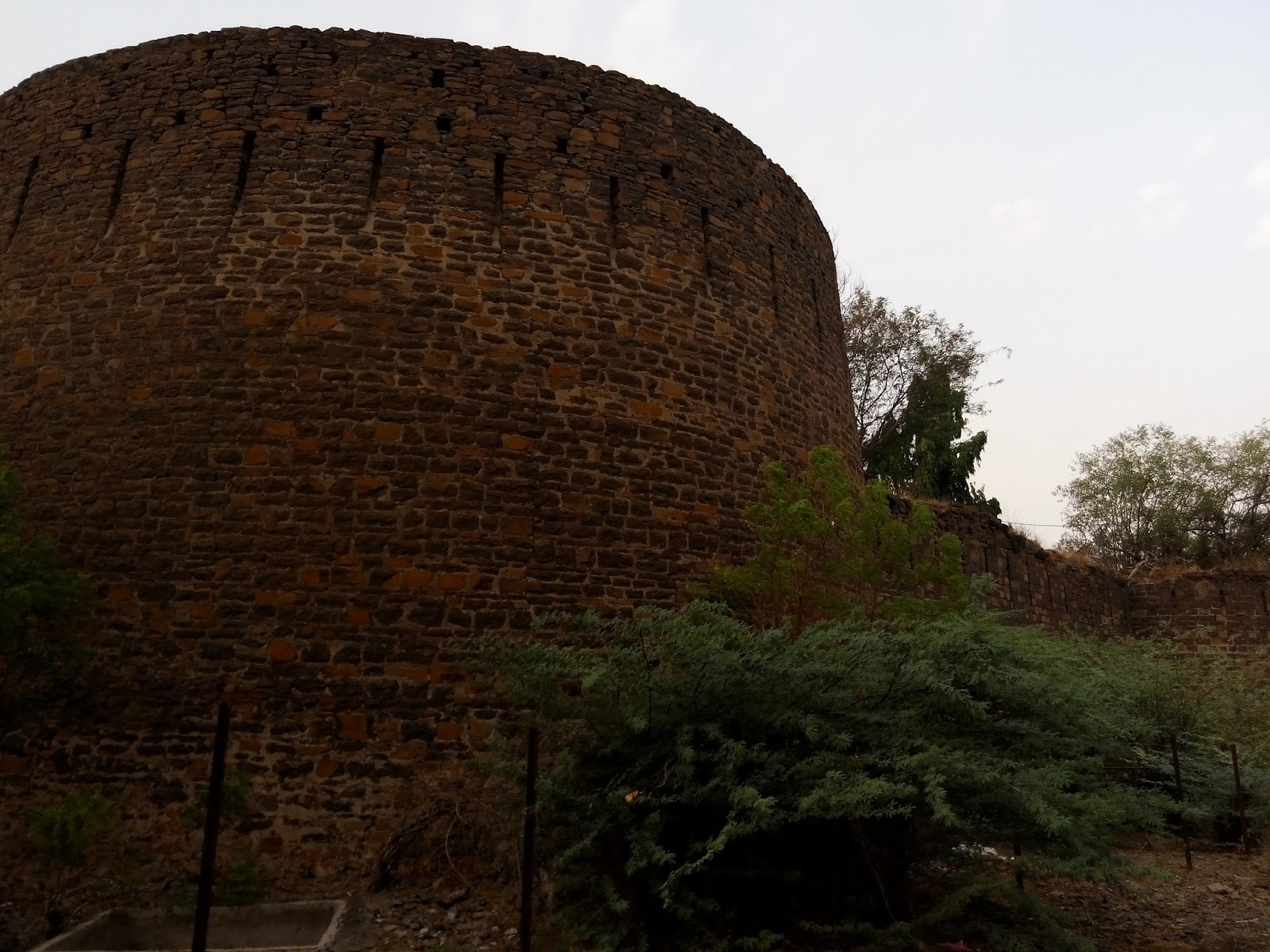 Piliv Fort located on the Satara Pandharpur Road on the way to ...