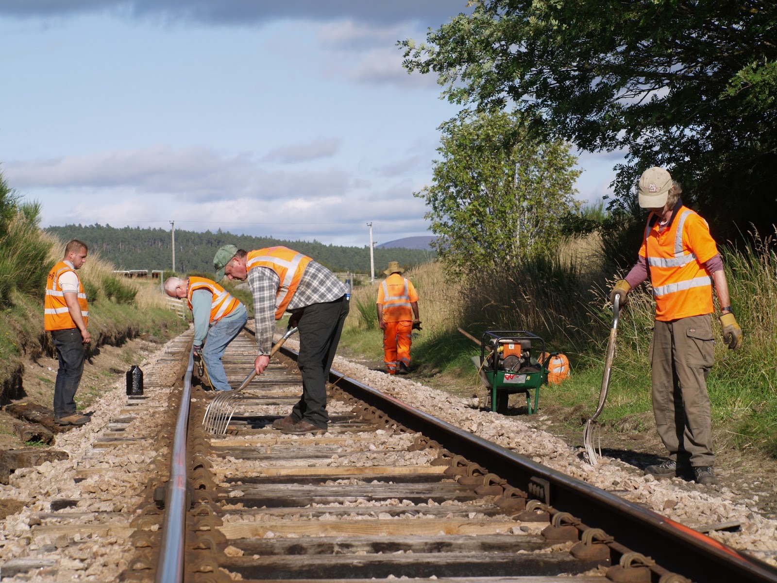 On Track at the Strathspey Railway: Re-sleepering continues - 5th & 6th ...