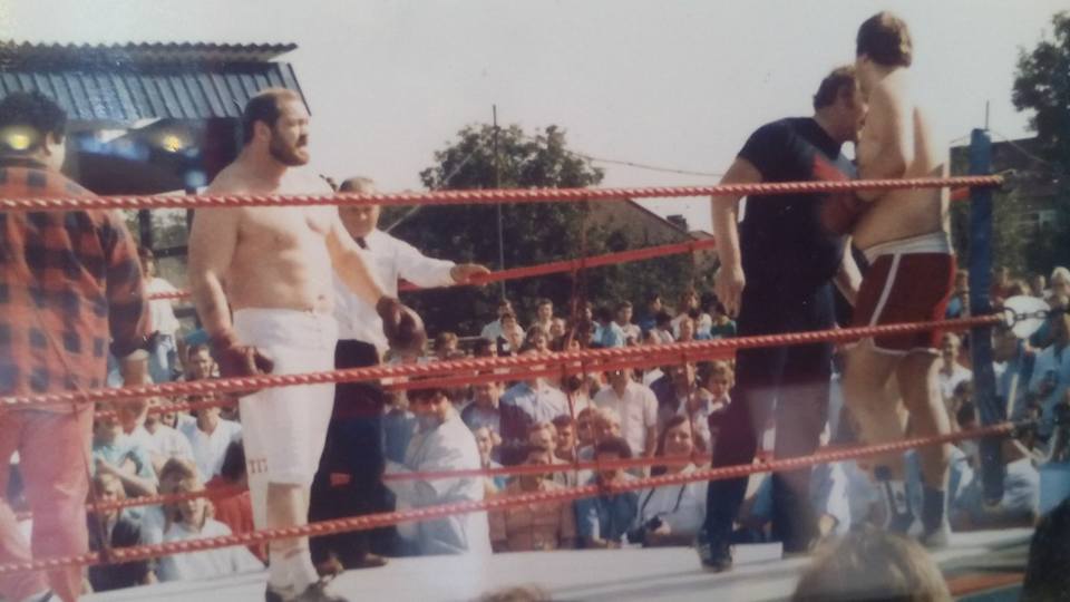 Male Trailing Spouse : The Seedy Gangland World of 1970s Unlicensed Boxing