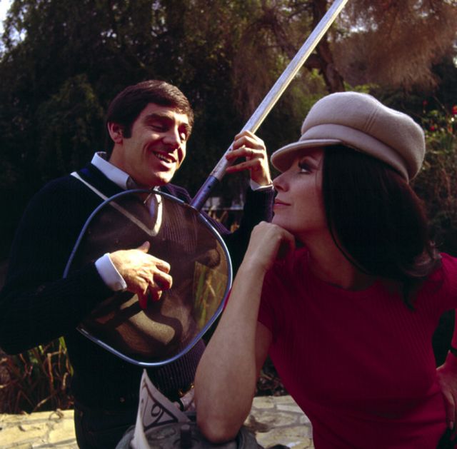 Beautiful Photos of Joan Collins and Her Husband Anthony Newley During ...