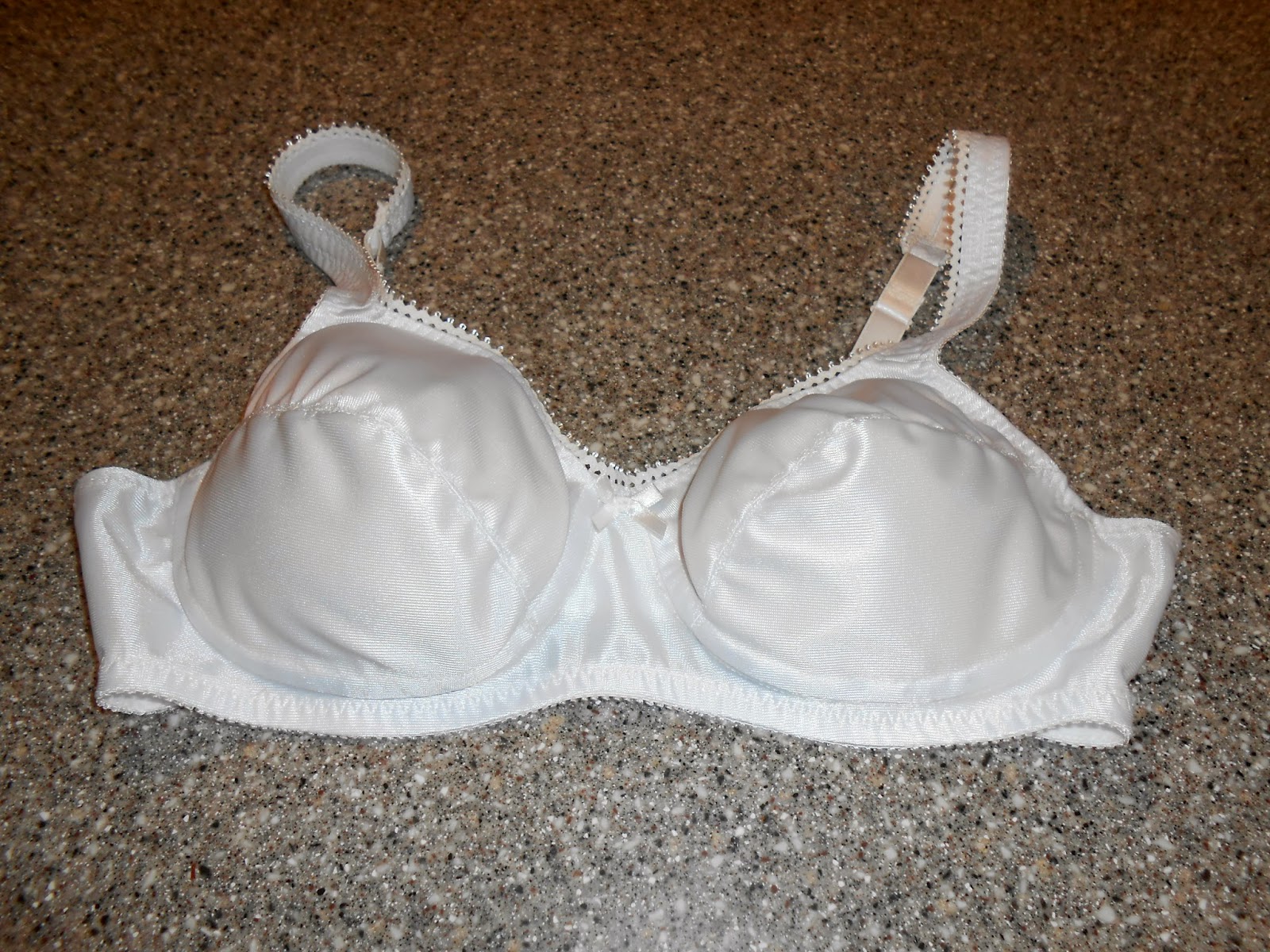 Ilove2sew!: Pin-up girls classic bra!