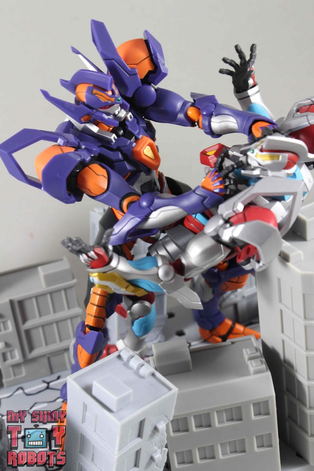 My Shiny Toy Robots: Toybox REVIEW: Figma Gridknight
