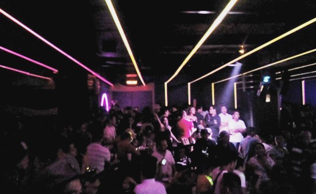 Bohol's Roving Eye: Club Atmospheres: Hottest Party Place in Bohol