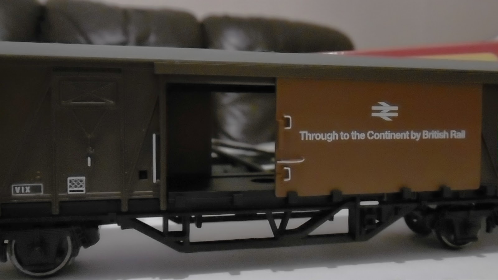 CParkstone's Railway modellers Blog: Hornby BR Ferry van VIX R6773
