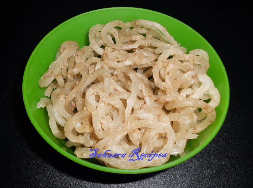 Sahasra Recipes: Biyyam Vadiyalu / Sun dried Rice Fryums