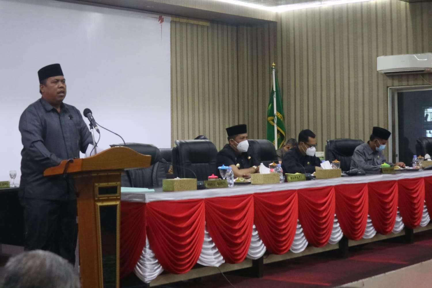 Fraksi-Fraksi di DPRD Sampaikan Pandangan Umum Terhadap Ranperda RPJMD Kepulauan Meranti ...