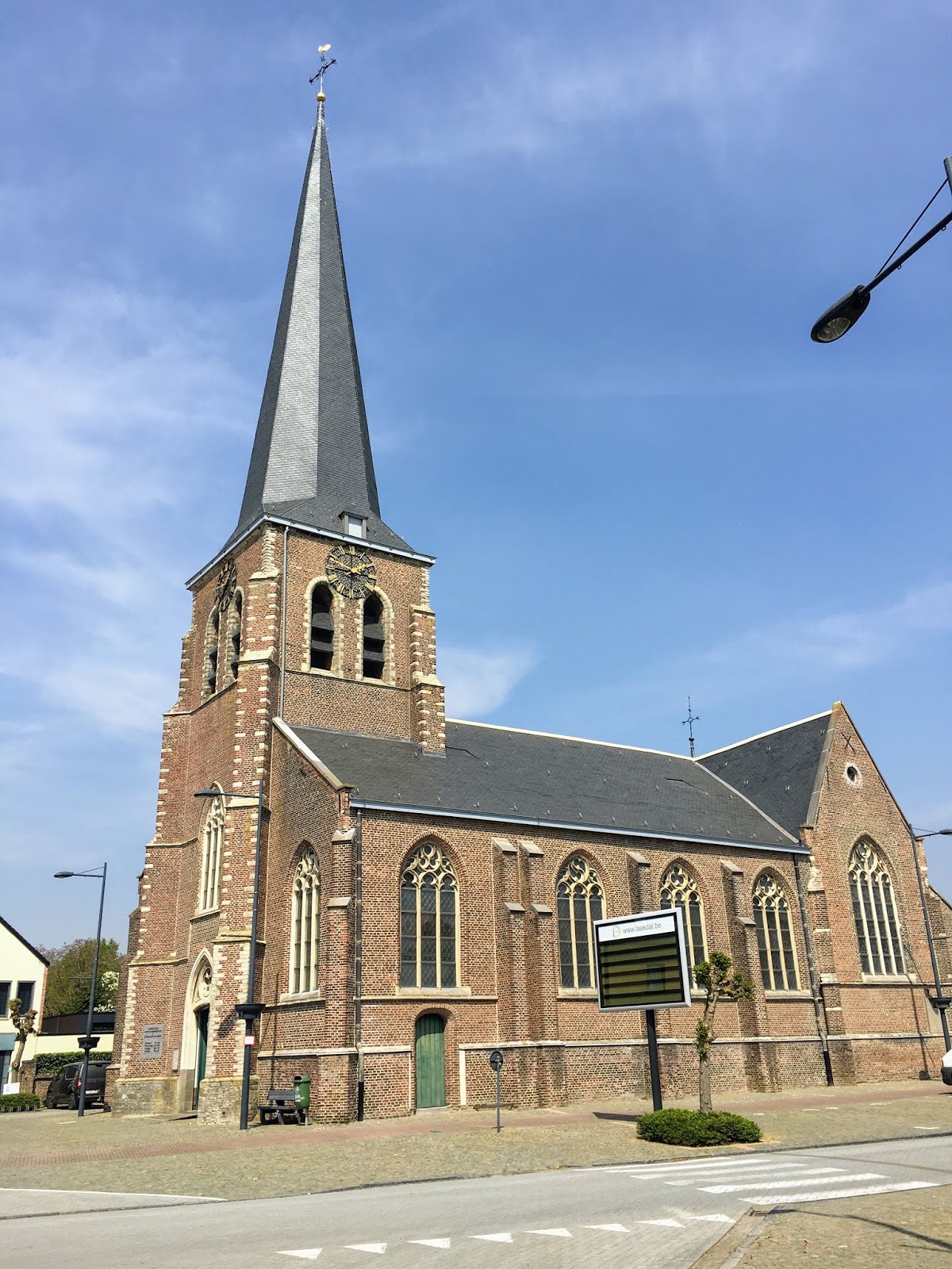 TOUR DE FRANS: April 2020