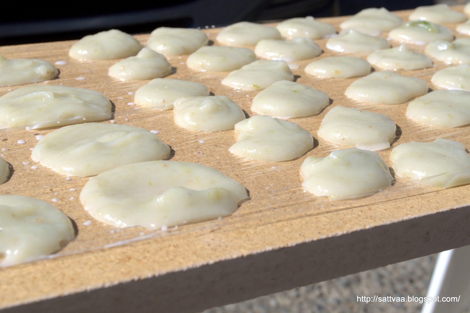 Sattvaa: Akki Sandige (Rice sandige) - home made and a pictorial