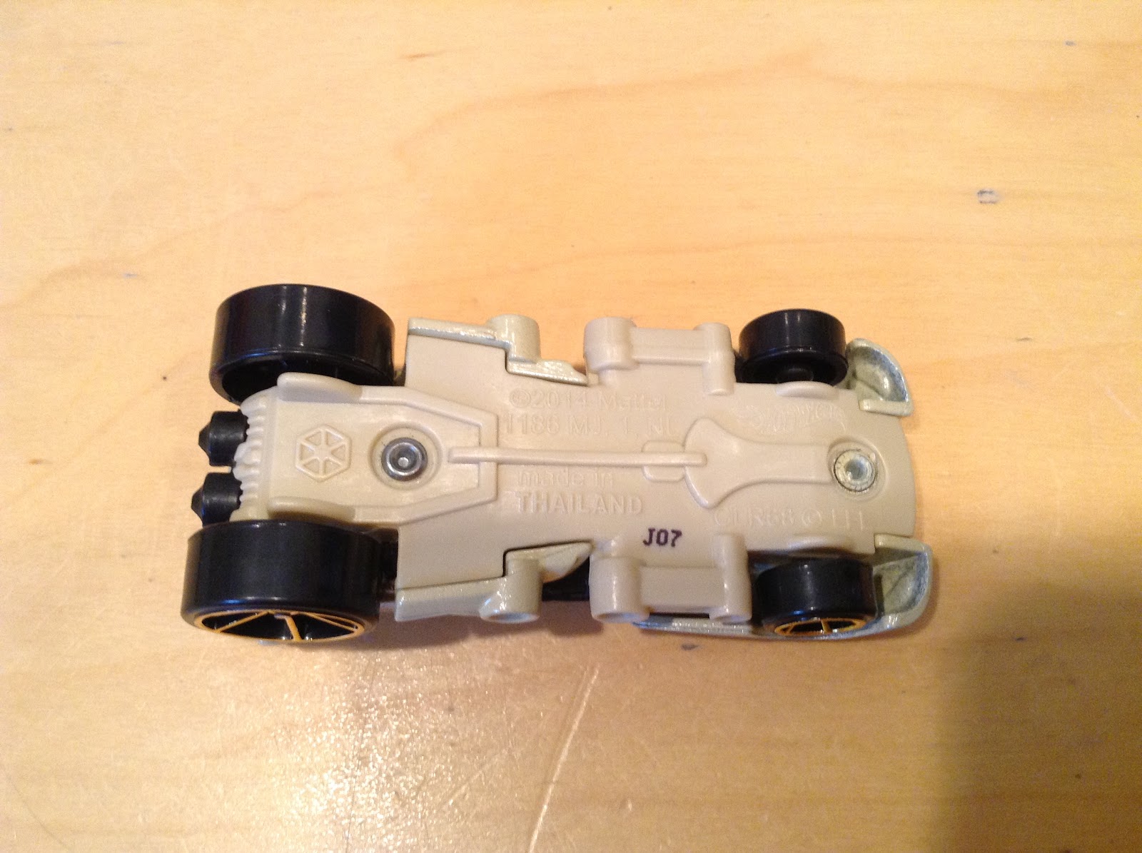 JULIAN'S HOT WHEELS BLOG: Battle Droid (Star Wars Character Car)