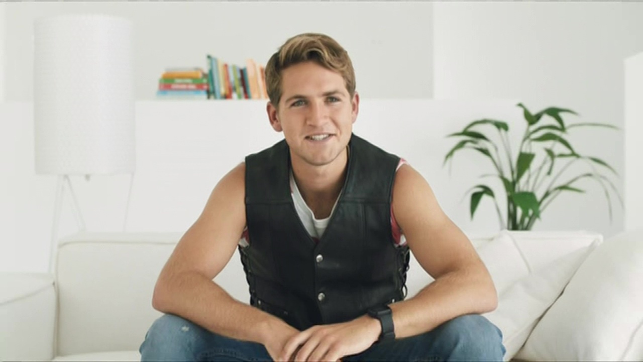 ausCAPS: George Pullar in Foxtel ad