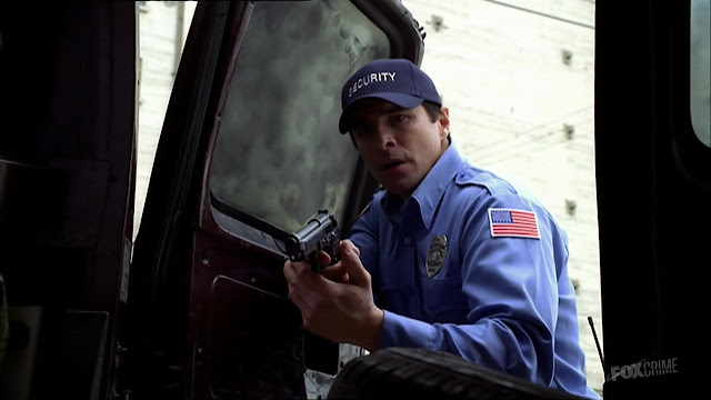 ausCAPS: Rob Boltin and Aaron Staton shirtless in Without A Trace 5-21 ...