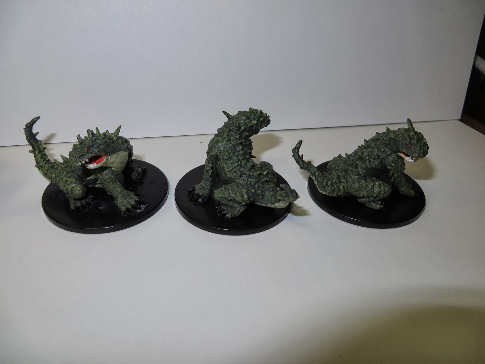 Real Minis: Pathfinder Battles wizkids Legends of Golarian in hand review