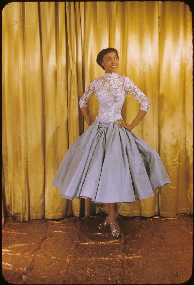 Beautiful Photos of a 19-Year-Old Diahann Carroll Photographed by Carl ...