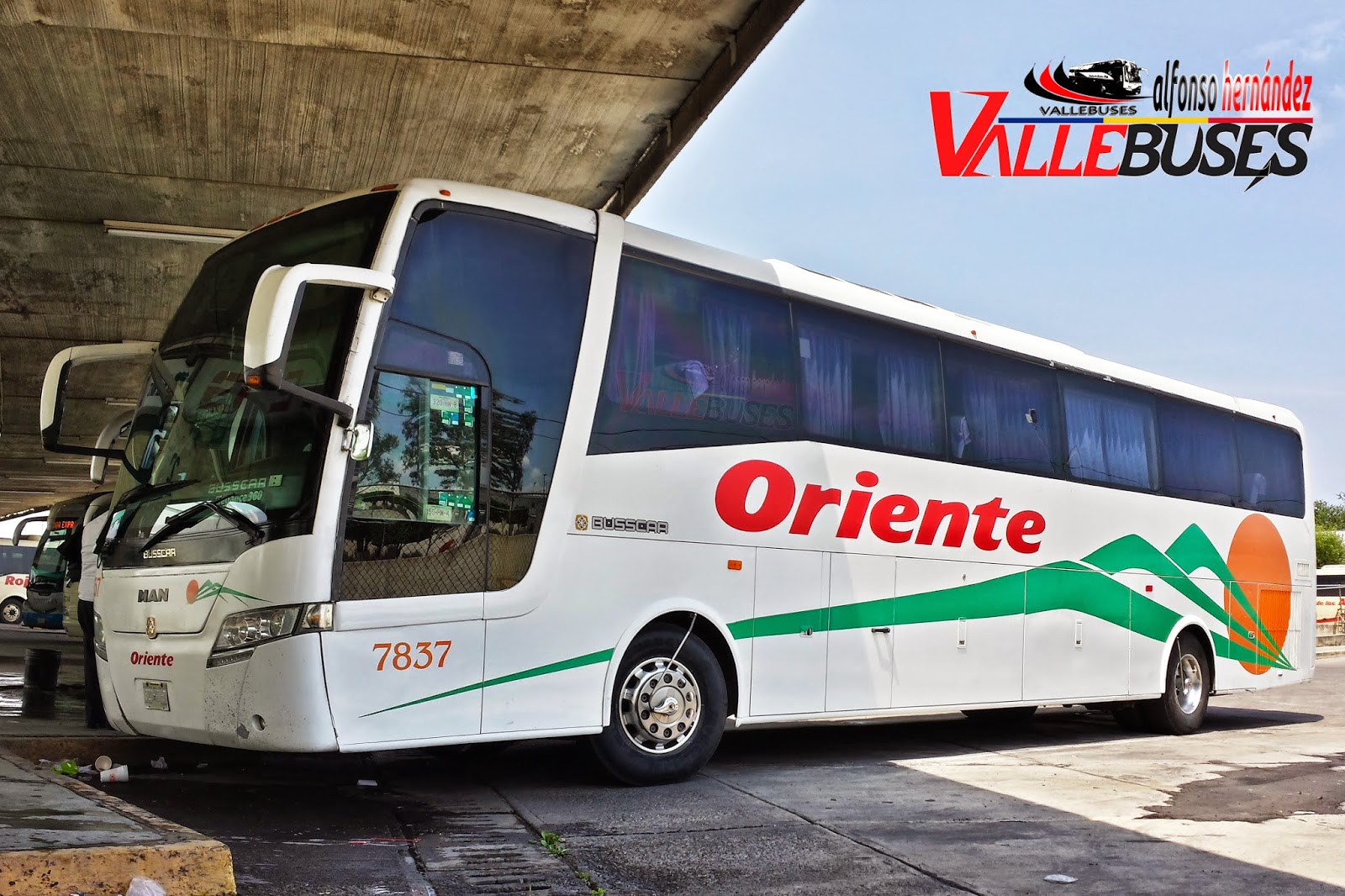 Vallebuses: 01554 - Ómnibus de Oriente