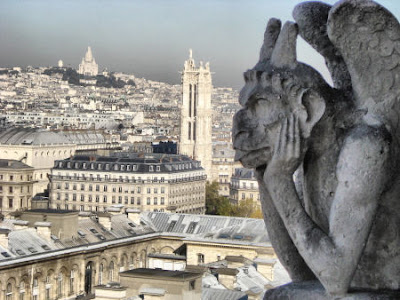 JANE ENTRE LINHAS: Gárgulas