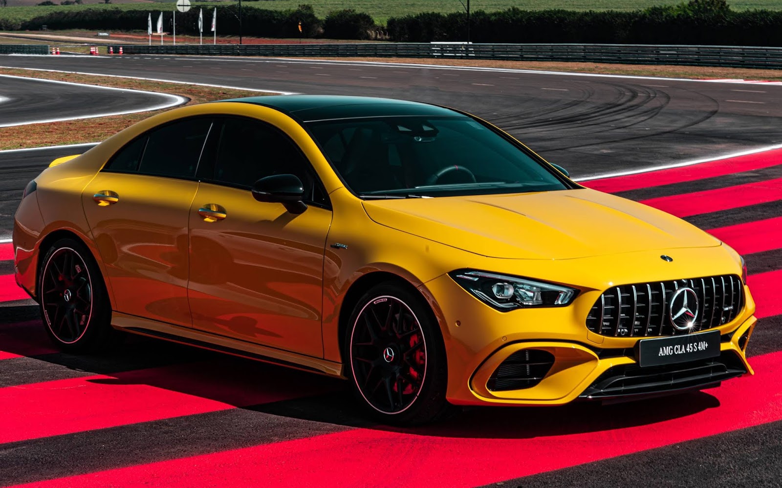 Mercedes AMG 45 S chega ao Brasil - fotos e preços