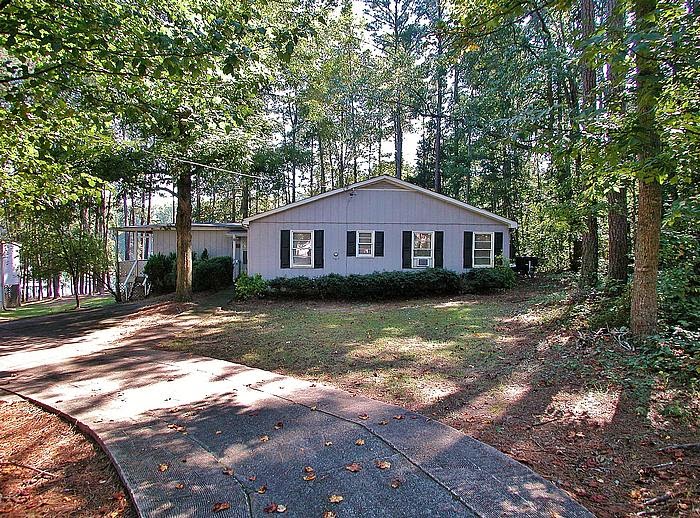 Lake Sidney Lanier Homes Blog: The Scenic Little Cottage At Cove Trail ...