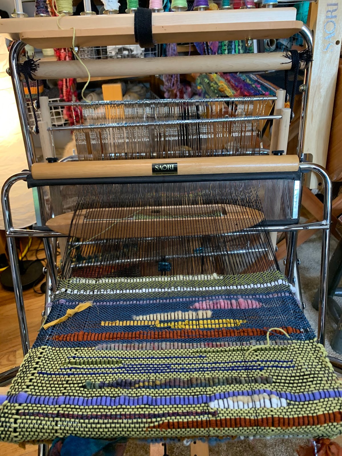 CENTERING WITH FIBER: Group weaving classes at Saori Santa Cruz