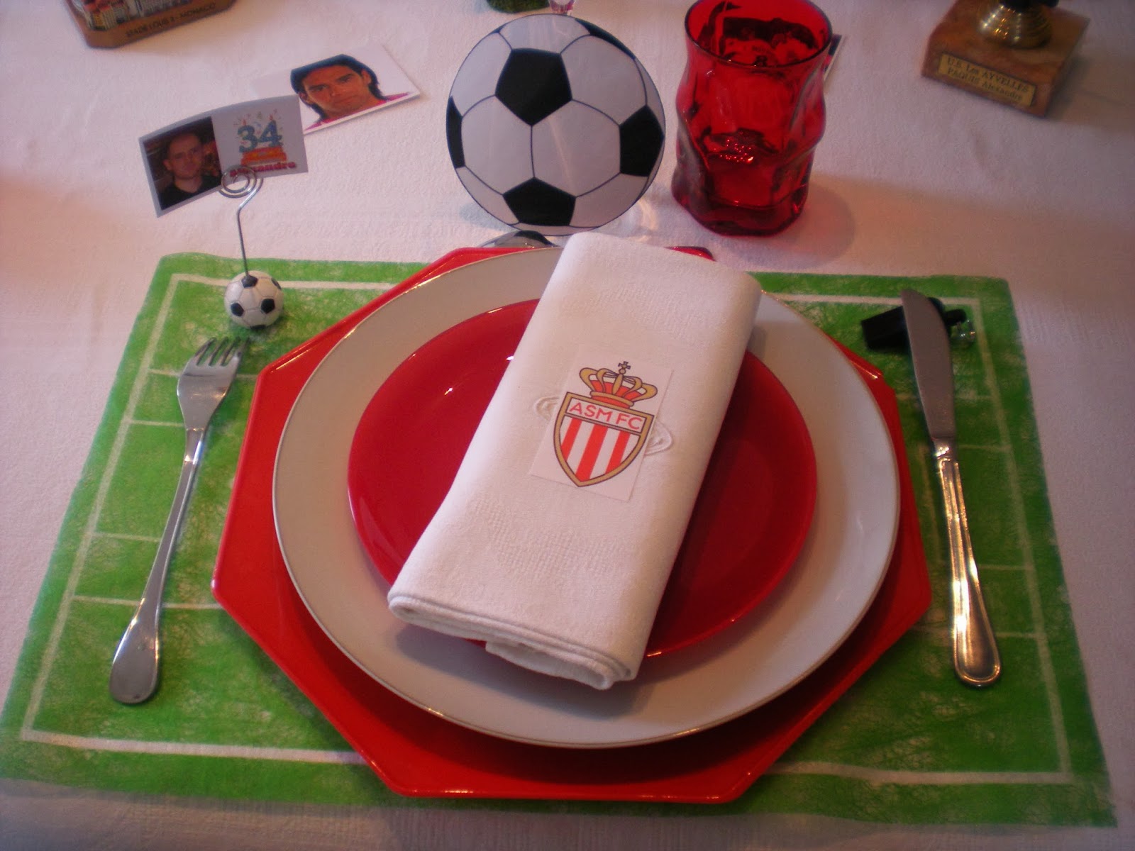 Déco de table à thèmes: Déco "100 % fan de foot"