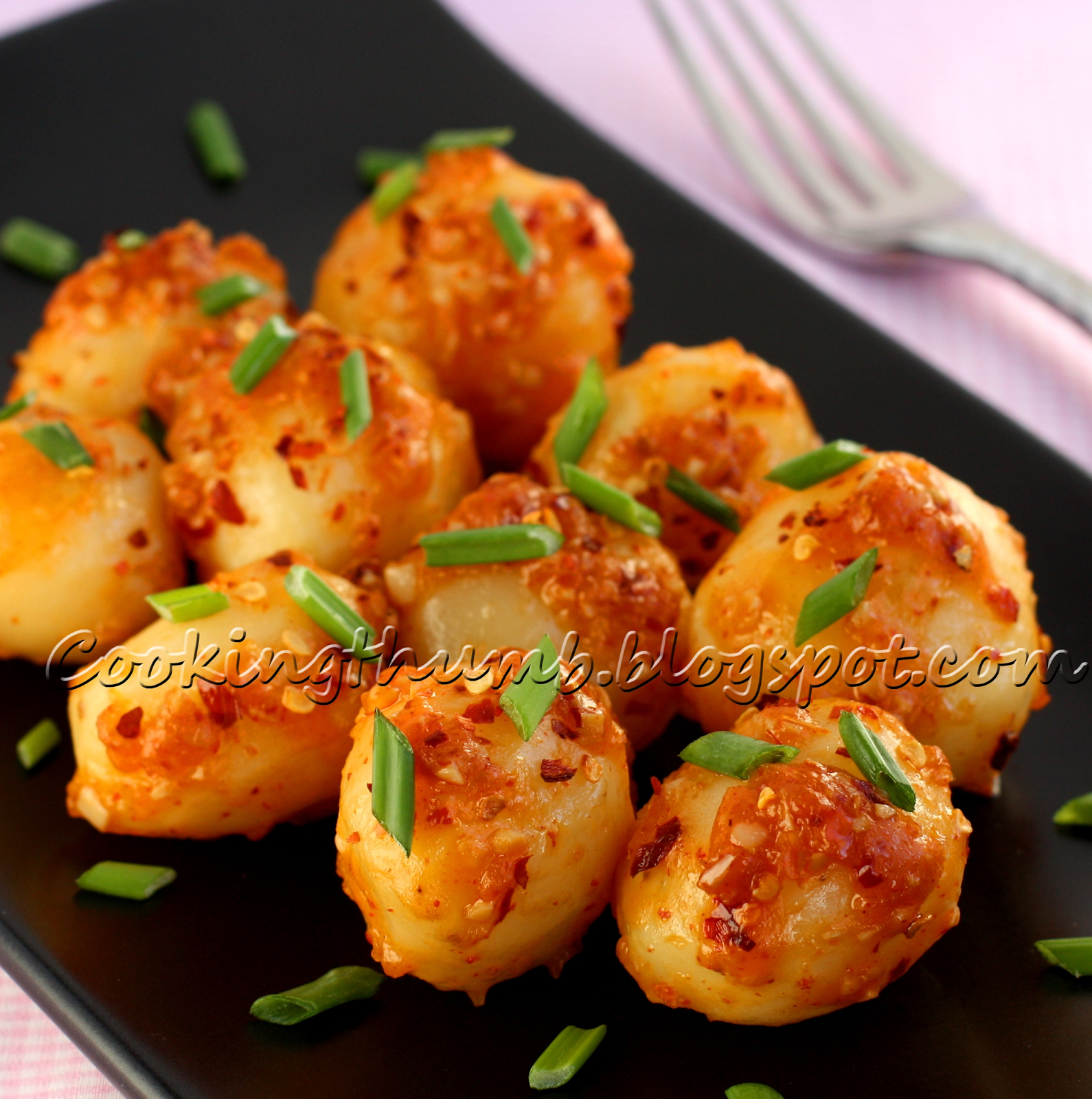 Cooking Thumb: Chilli Garlic Potatoes