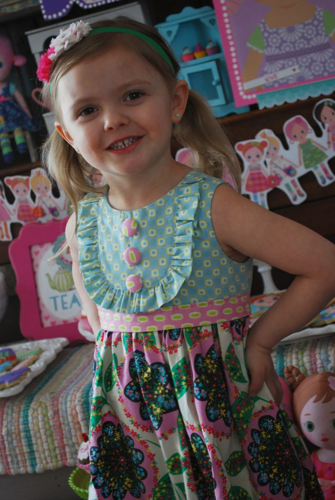 Sweet Cheeks Tasty Treats: {Mooshka Tea Party} Harper's 4th Birthday!
