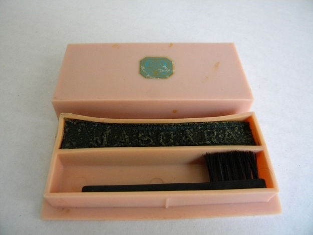 History lesson: Vintage Makeup - Two Thousand Things