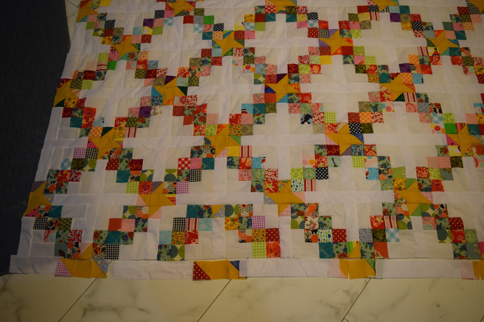 JulieKQuilts: Making tracks with super fun scraps!!