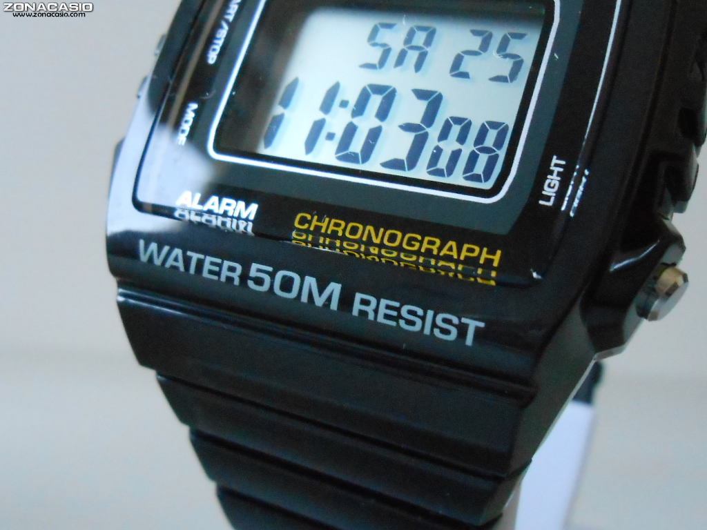 Zona Casio: Prueba: Casio W-215, el reloj que reescribe la historia