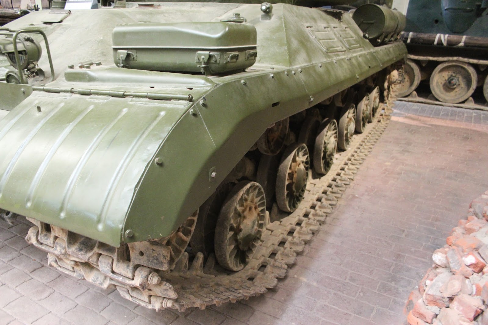 ultravanillasmurf: IS-2M tank at IWM Duxford