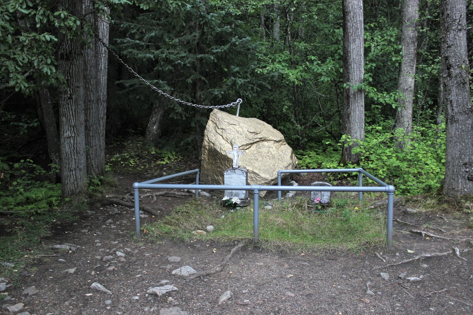 Souvenir Chronicles: ALASKA! SKAGWAY AND THE GOLD RUSH CEMETERY