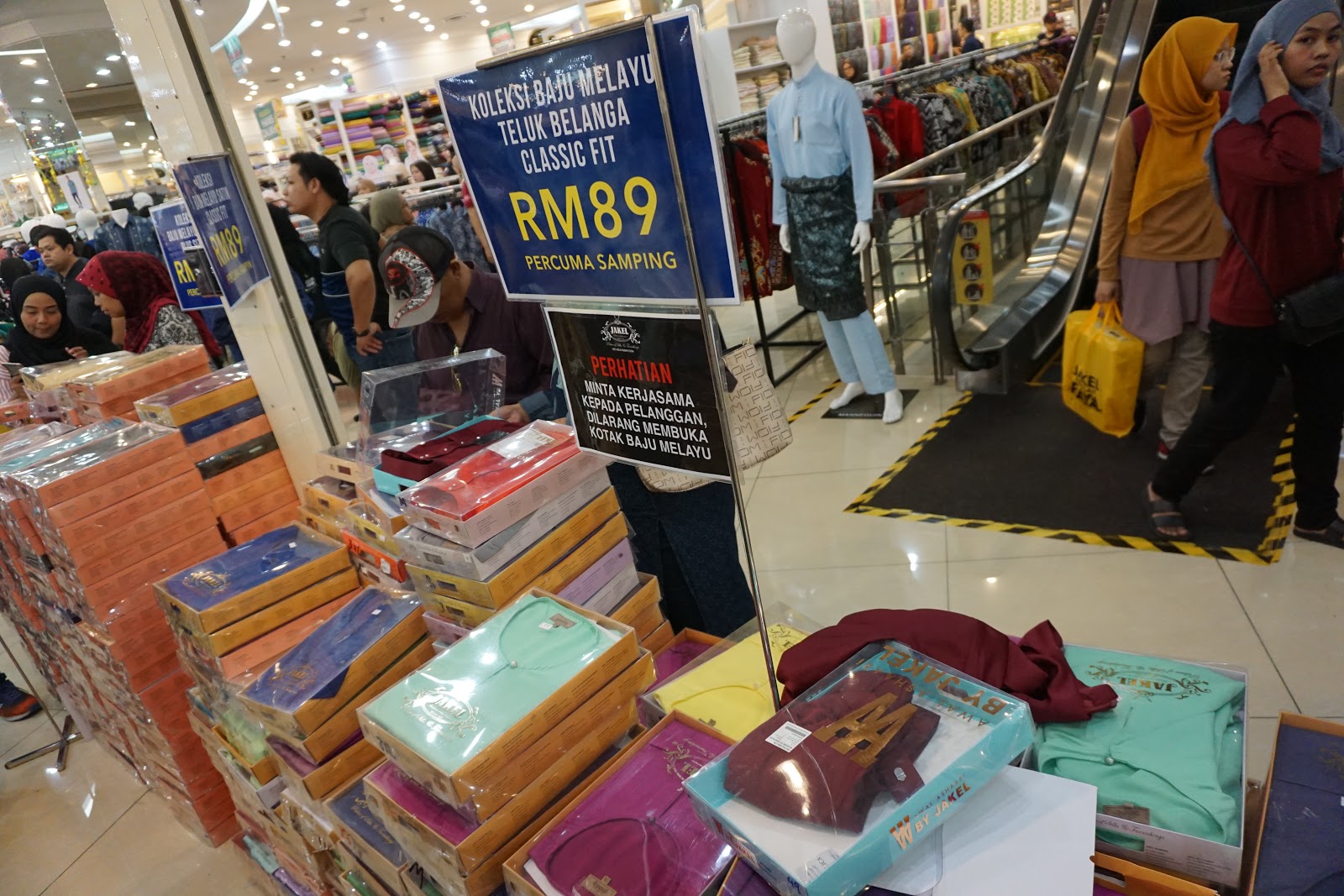 PENGALAMAN SHOPPING BAJU RAYA DI JAKEL MALL KUALA LUMPUR