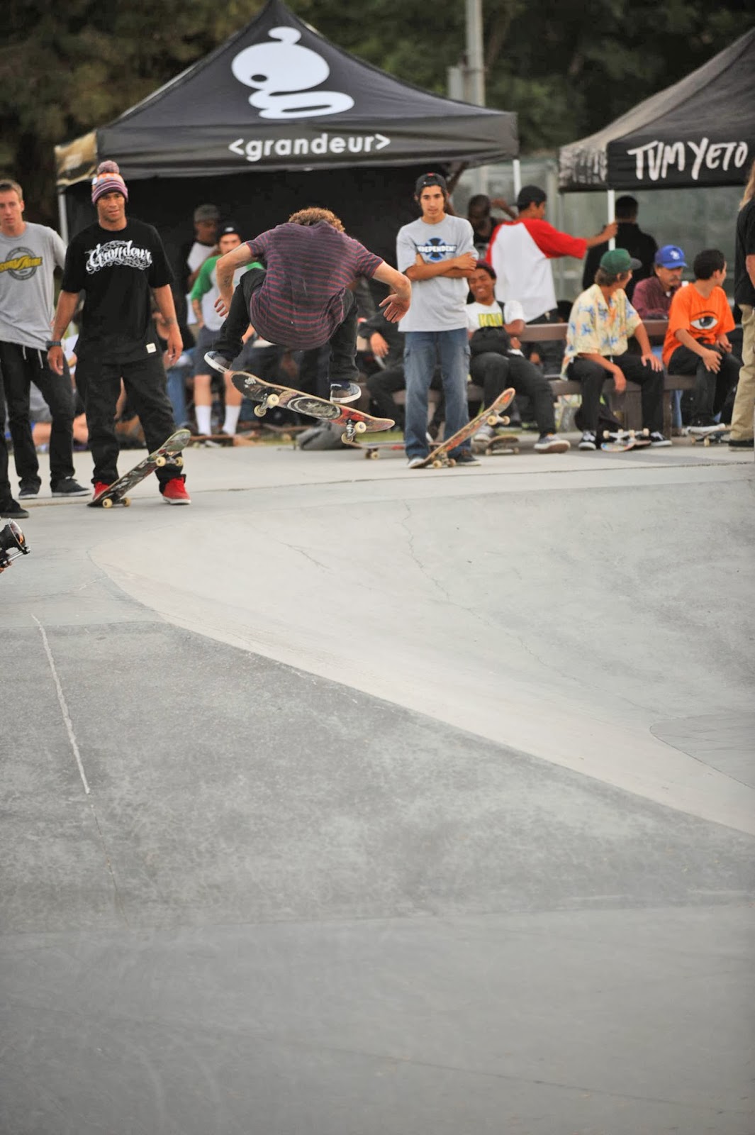 ericguizzetti: Dekline & Friends in Oceanside, Hosted by Grandeur skateshop