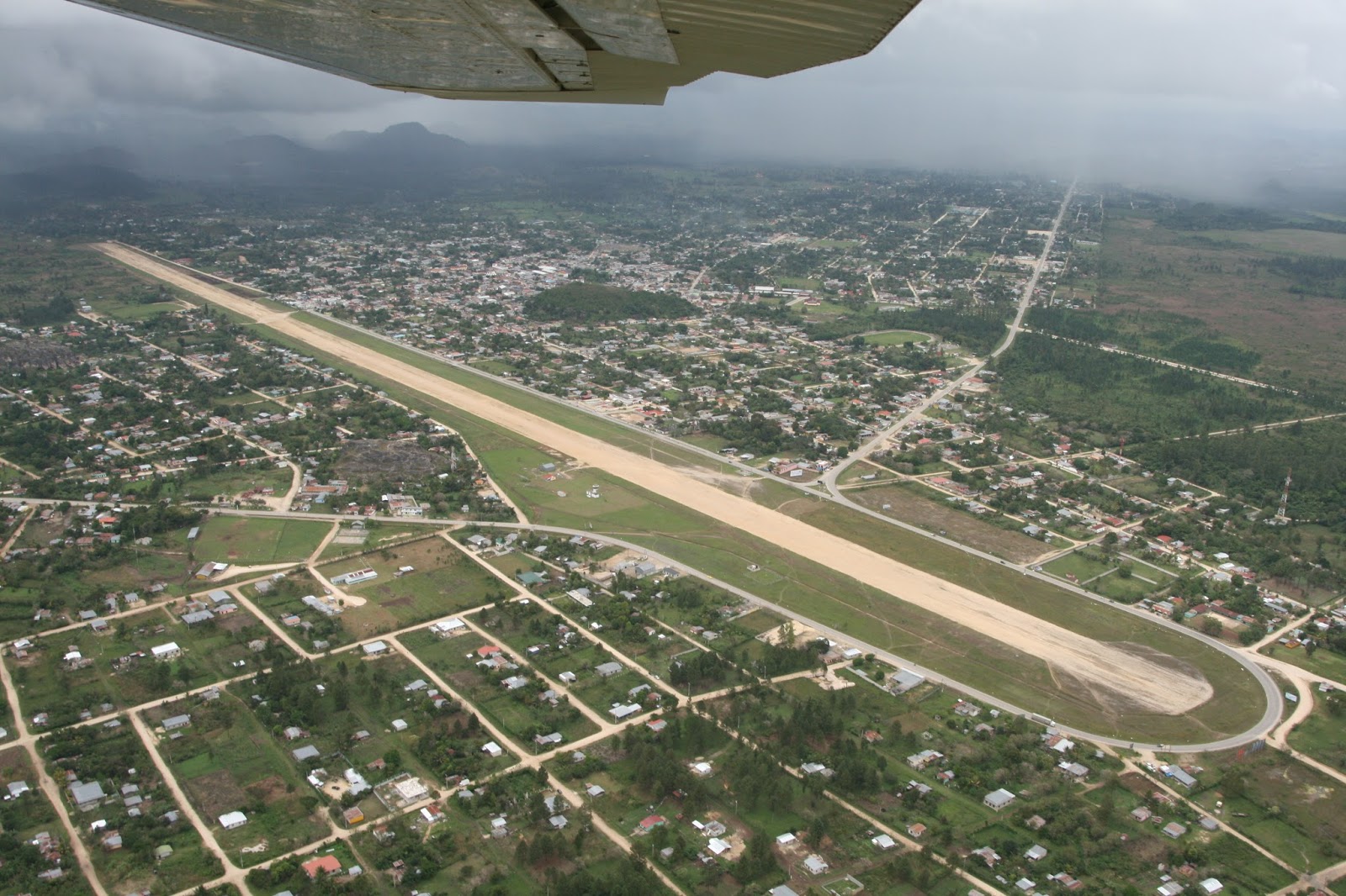 AEROPUERTO NACIONAL ~ Asi es poptun