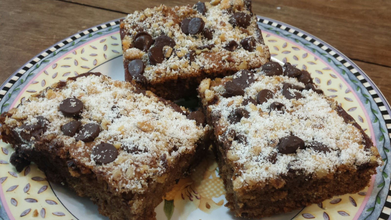 My Patchwork Quilt: CHOCOLATE (CHIP) DATE NUT CAKE