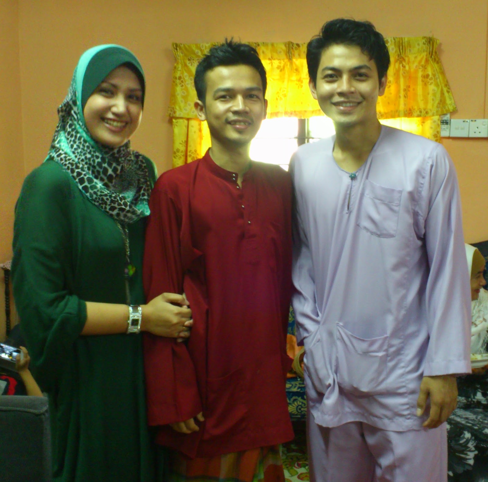 Life of Dora Dori: Hari Raya with Izzue Islam