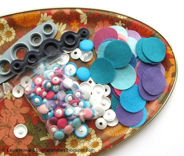 Bugs and Fishes by Lupin: How To: Make Felt Covered Buttons