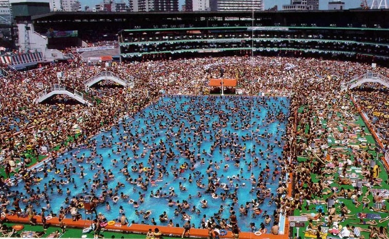ALL PICTURES: China Crowded Pool. Most Crowded in the World