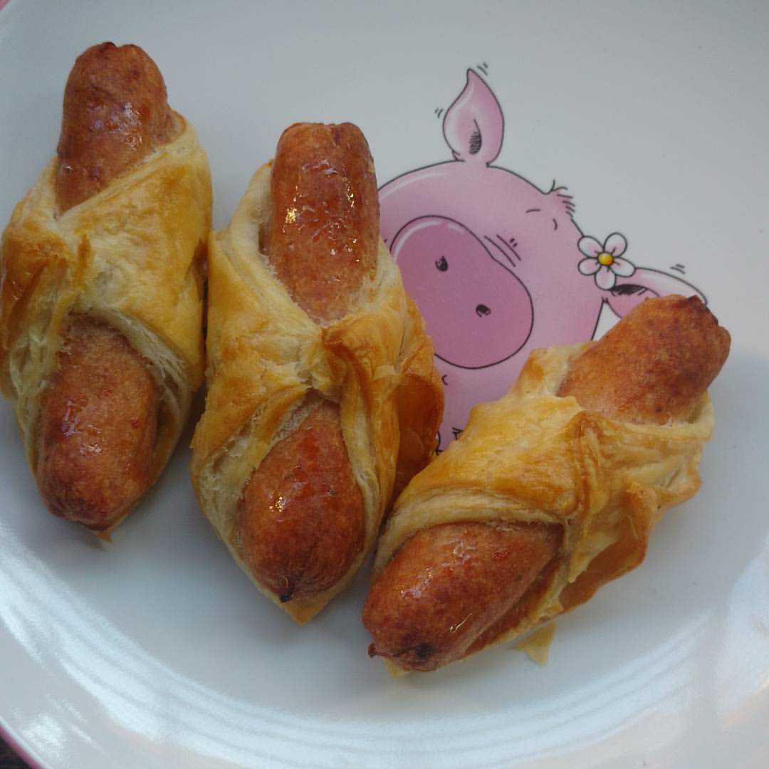 euphoRHEA: Hokus Porkus - A Porky Pop Up