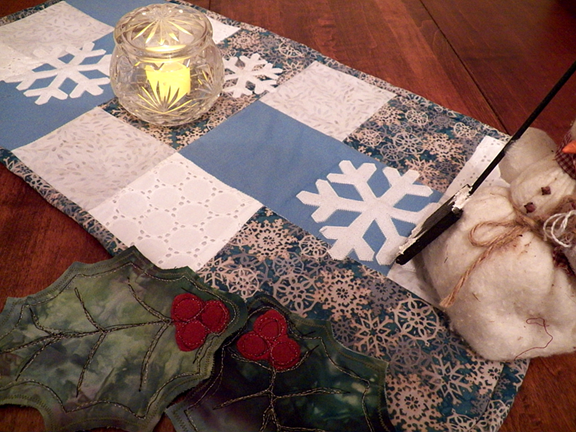 Art Threads: Wednesday Sewing - Winter Patchwork Table Mat