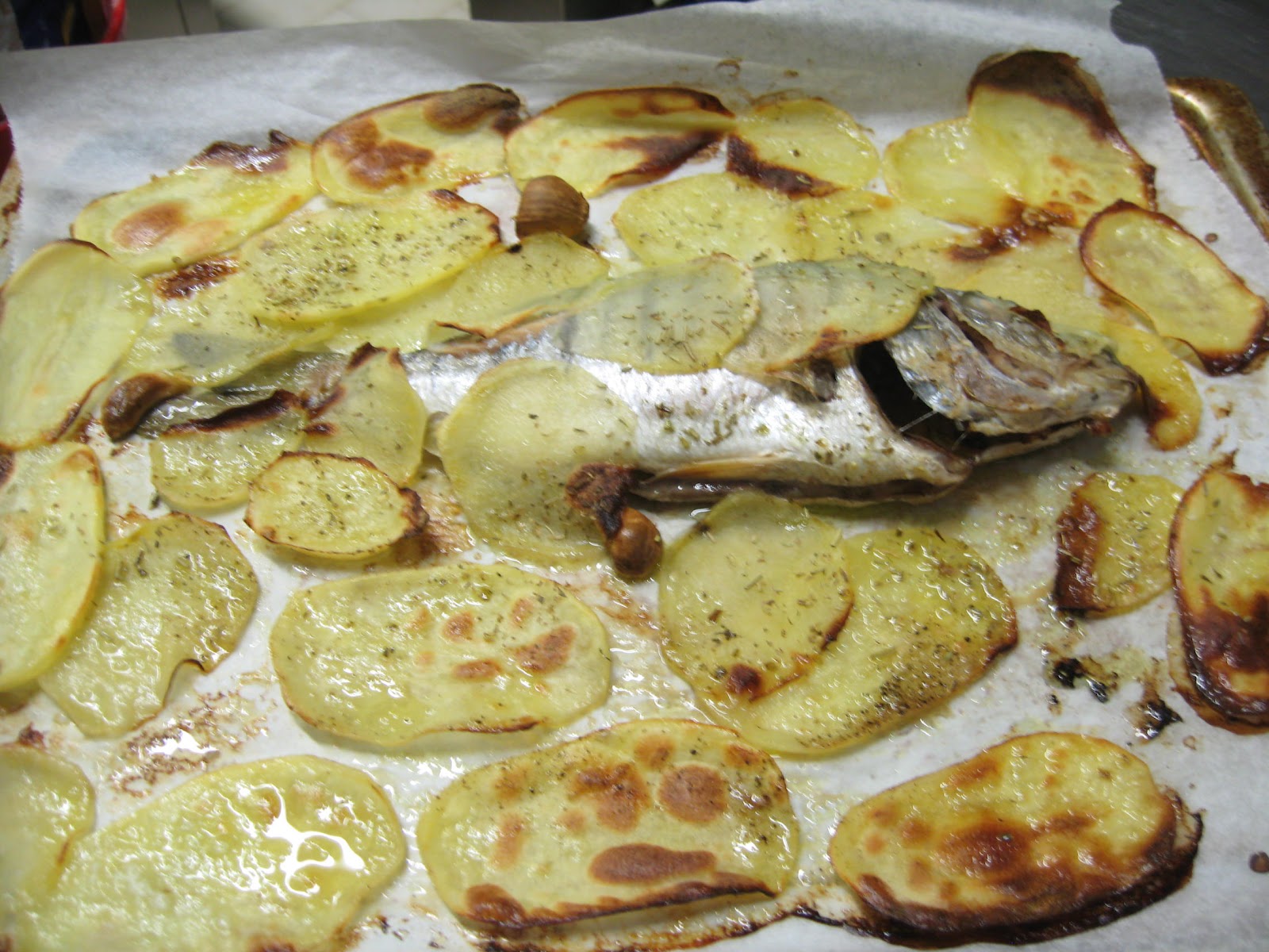 cucina facile con Ale: MARMORA AL FORNO CON PATATE