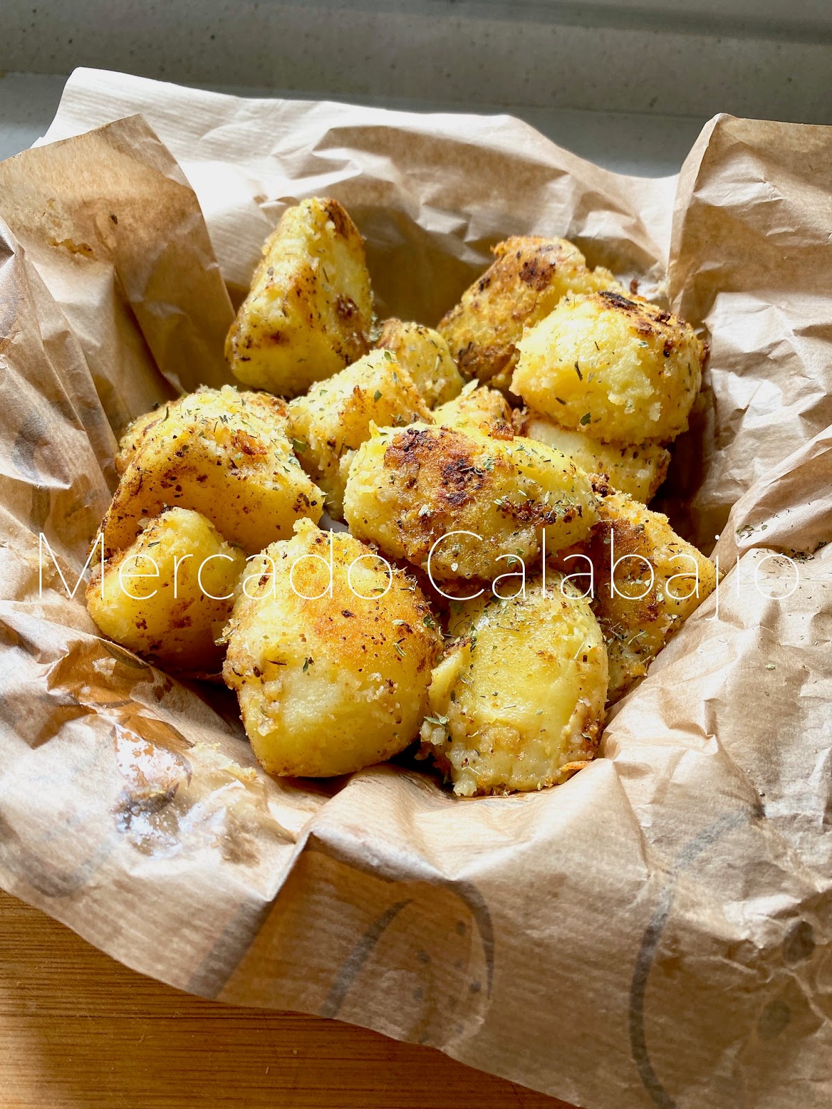Patatas cocidas con especias, una guarnición ligera y exquisita ...