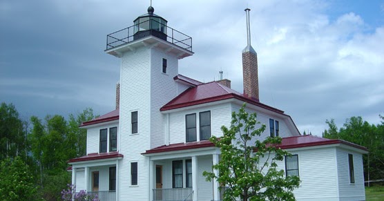 Day Hiking Trails: Visit historic lighthouse on Raspberry Island