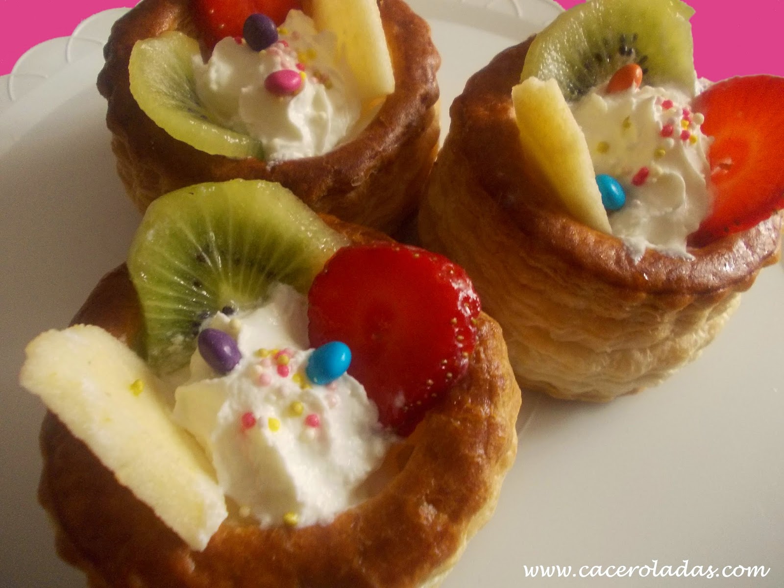 Volovanes de fruta con chantilly de naranja | Caceroladas