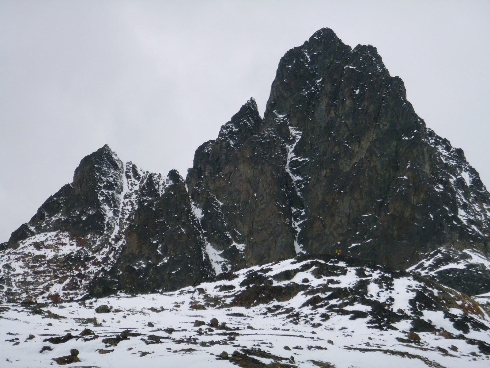 Paddle Across: Niut Range Paddle and Hikes